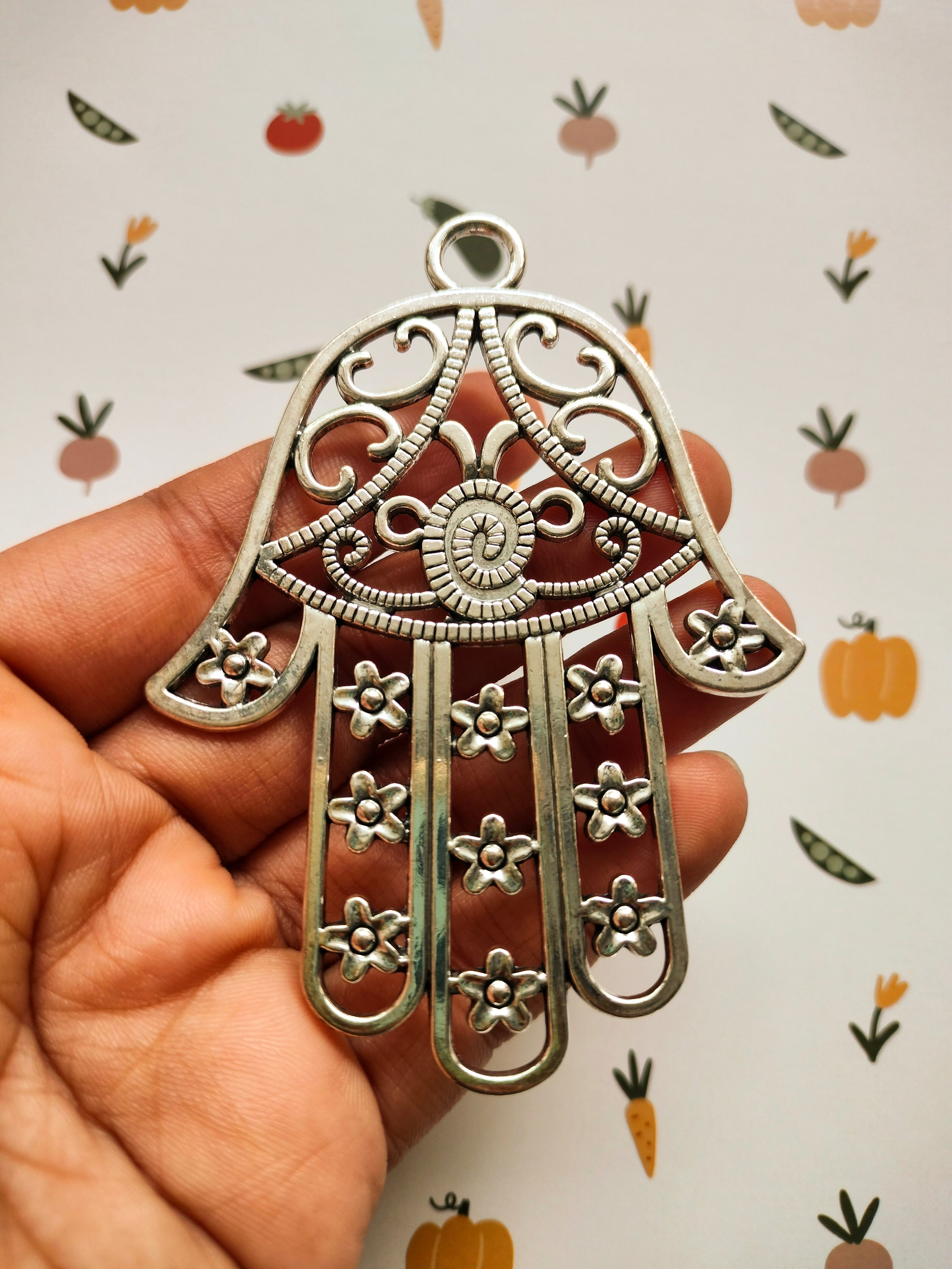 Hamsa Large Silver – The Crimson Store